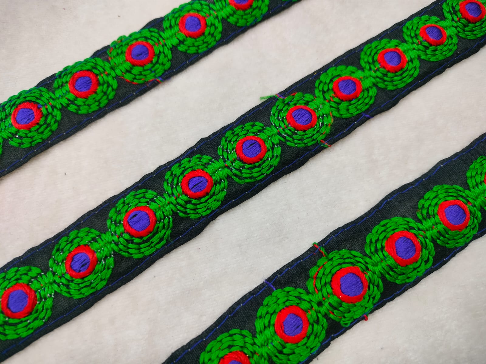 Multicolor Thread Embroidered Border