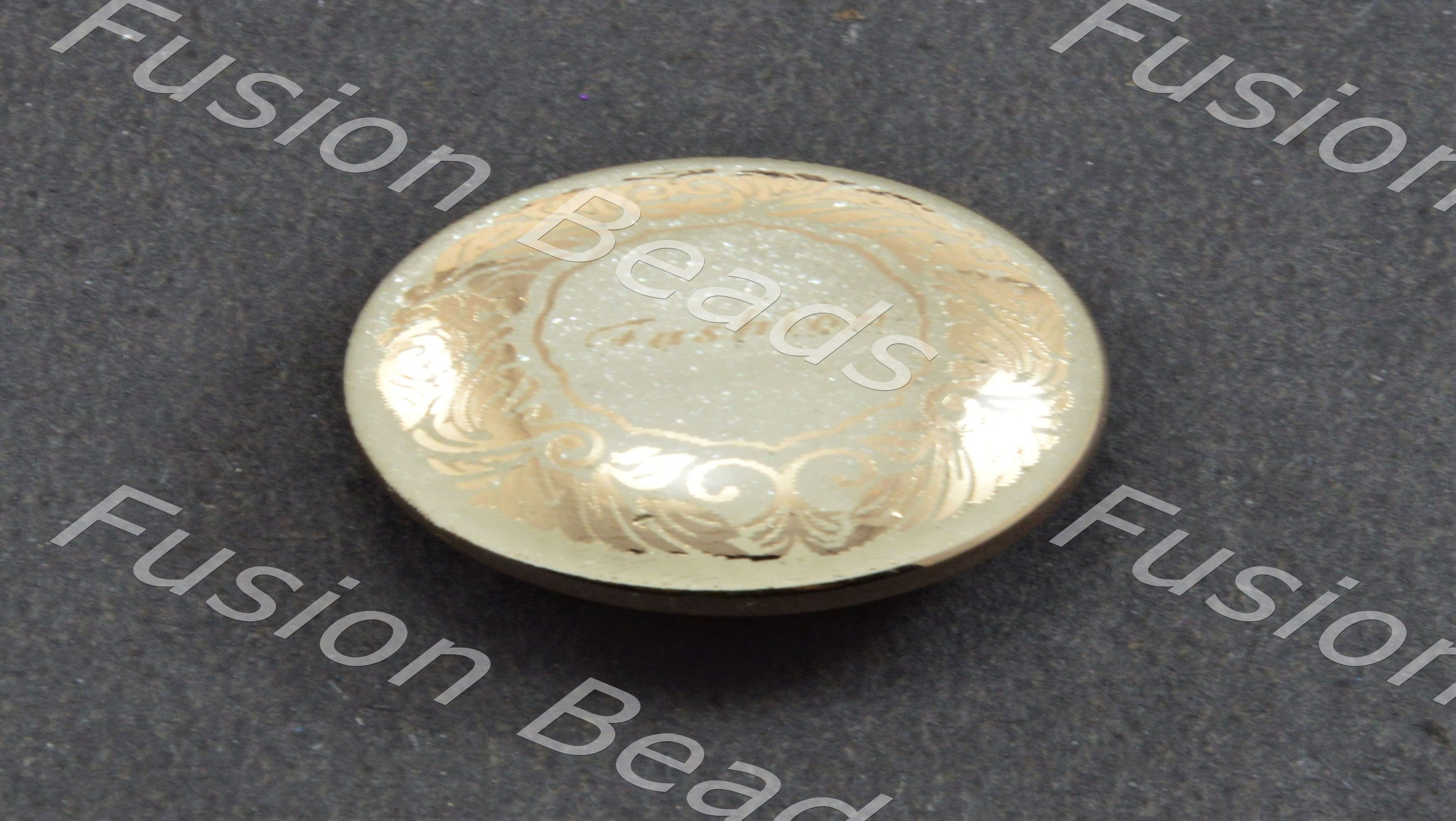 White Fashion Metallic Finish Acrylic Button