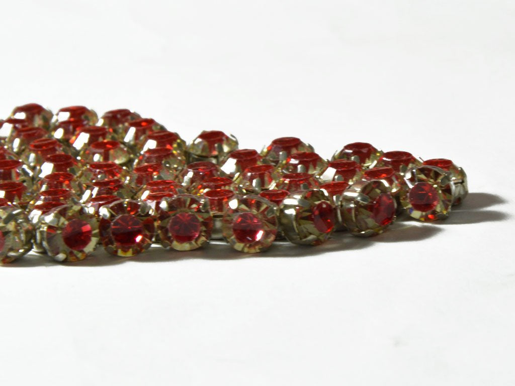 Bright Red Circular Glass Stone with Silver Catcher