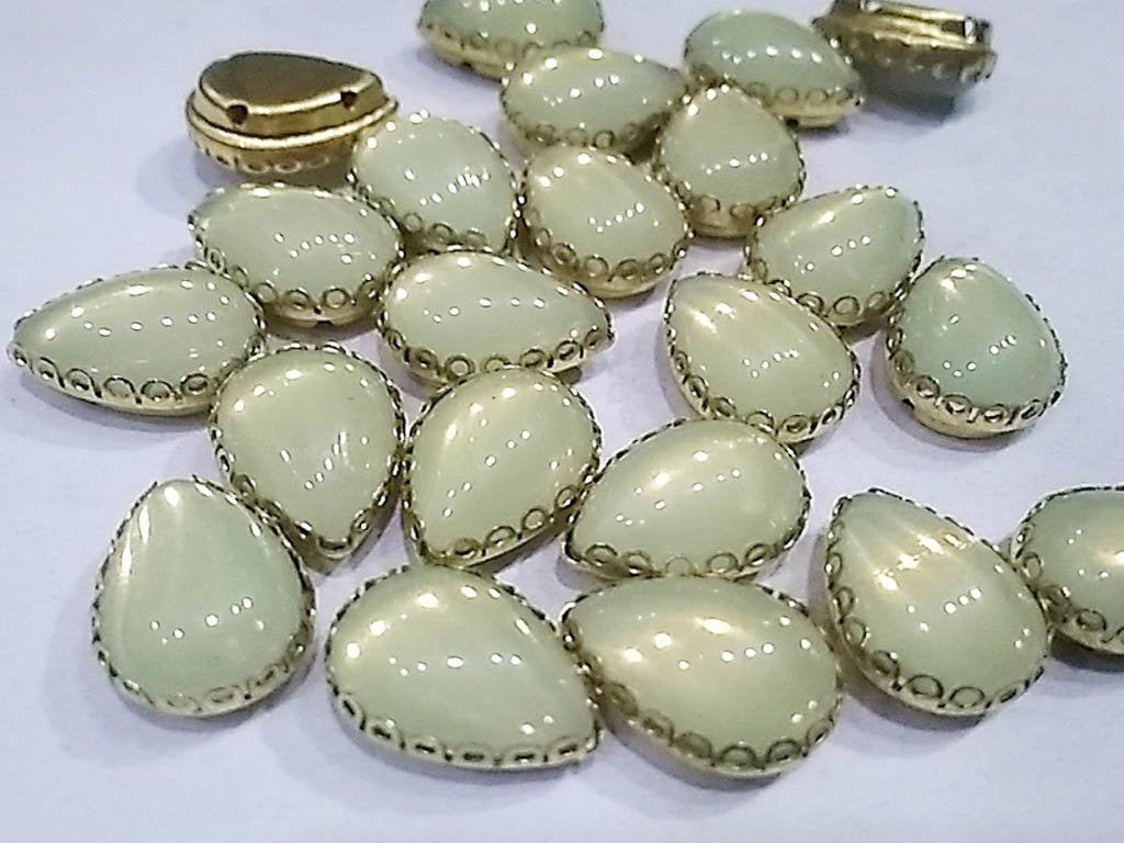 White Drop Plastic Stones with Catcher (25x18 mm)